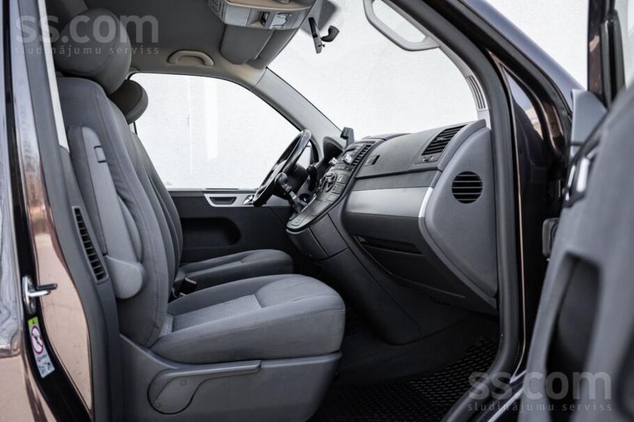 Violets Volkswagen Multivan 2007 Rīga, ar dzinēja tilpumu 2.50 L un nobraukumu 337 tūkst. km par 8950 €, foto 9 vietnē AUTOMOTO.COM.LV