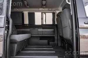 Violets Volkswagen Multivan 2007 Rīga, ar dzinēja tilpumu 2.50 L un nobraukumu 337 tūkst. km par 8950 €, foto 10 vietnē AUTOMOTO.COM.LV