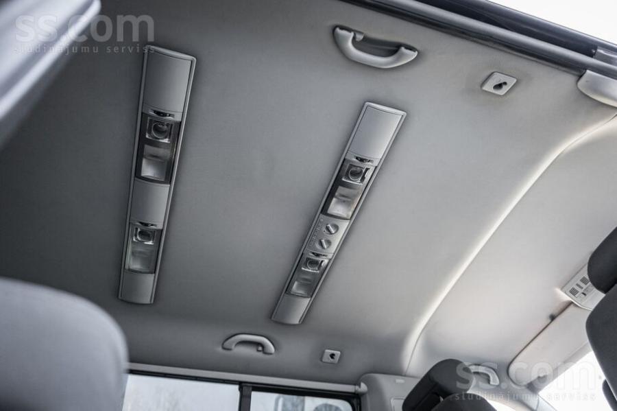 Violets Volkswagen Multivan 2007 Rīga, ar dzinēja tilpumu 2.50 L un nobraukumu 337 tūkst. km par 8950 €, foto 12 vietnē AUTOMOTO.COM.LV