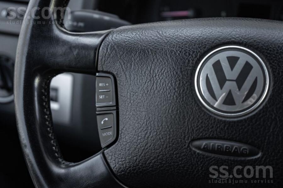 Violets Volkswagen Multivan 2007 Rīga, ar dzinēja tilpumu 2.50 L un nobraukumu 337 tūkst. km par 8950 €, foto 16 vietnē AUTOMOTO.COM.LV