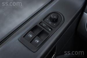 Violets Volkswagen Multivan 2007 Rīga, ar dzinēja tilpumu 2.50 L un nobraukumu 337 tūkst. km par 8950 €, foto 22 vietnē AUTOMOTO.COM.LV