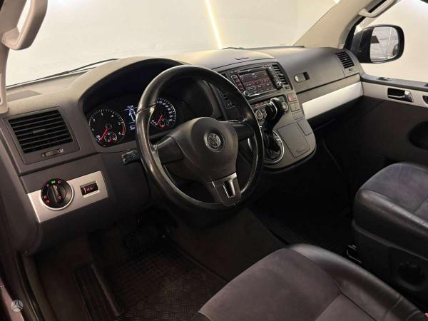 Violet Volkswagen Multivan 2010 in Marijampole, with an engine capacity of 1.97 L and mileage of 257 thousand km for 15999 €, photo 3 on AUTOMOTO.COM.LV