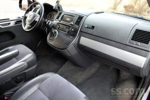 Violet Volkswagen Multivan 2013 in Riga, with an engine capacity of 2.00 L and mileage of 206 thousand km for 18790 €, photo 15 on AUTOMOTO.COM.LV