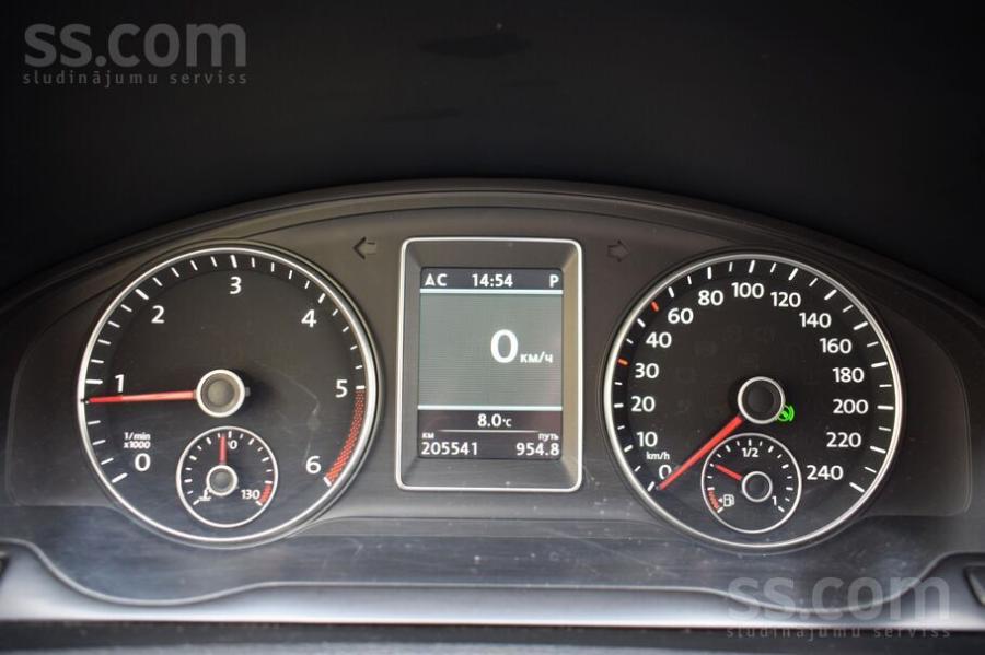 Violet Volkswagen Multivan 2013 in Riga, with an engine capacity of 2.00 L and mileage of 206 thousand km for 18790 €, photo 21 on AUTOMOTO.COM.LV
