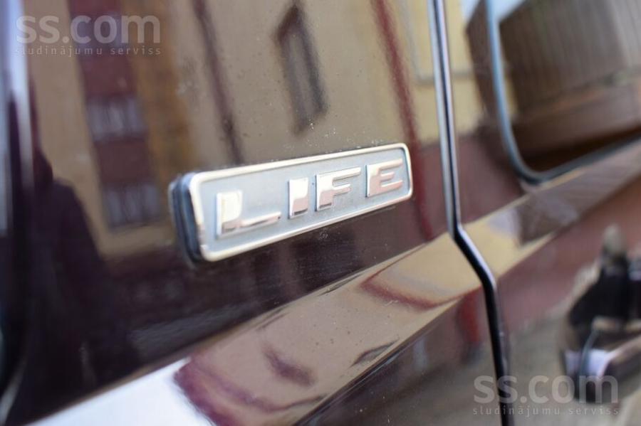Violet Volkswagen Multivan 2013 in Riga, with an engine capacity of 2.00 L and mileage of 206 thousand km for 18790 €, photo 30 on AUTOMOTO.COM.LV