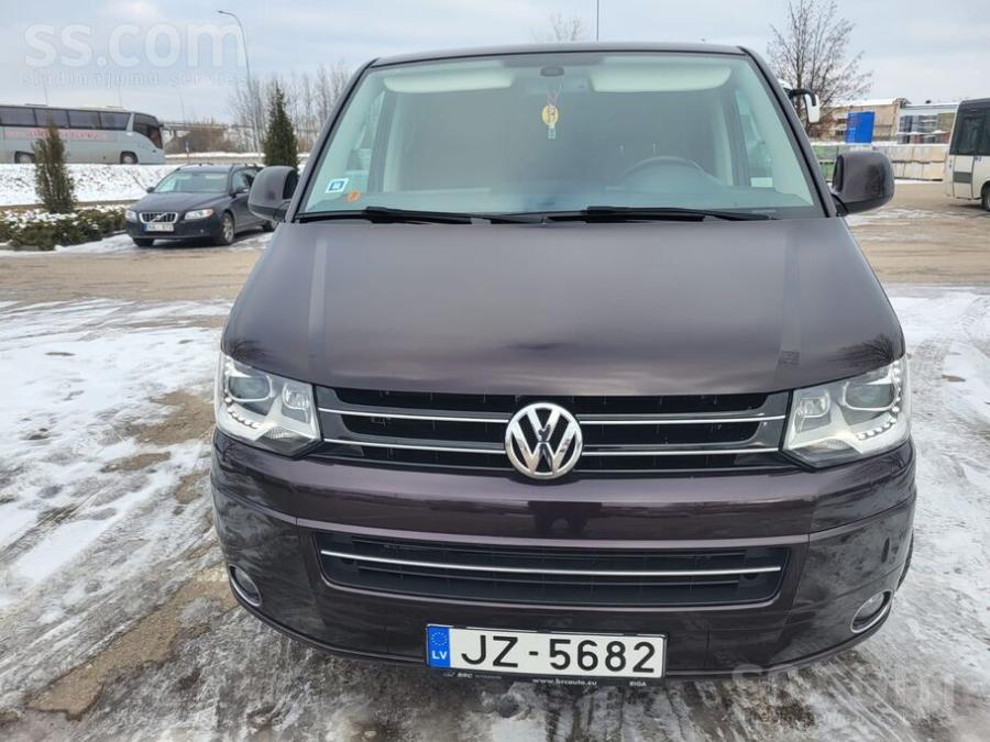 Violets Volkswagen Multivan 2015 Daugavpils, ar dzinēja tilpumu 2.00 L un nobraukumu 106 tūkst. km par 24500 €, foto 3 vietnē AUTOMOTO.COM.LV