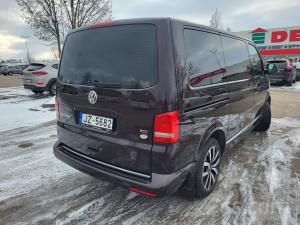 Violets Volkswagen Multivan 2015 Daugavpils, ar dzinēja tilpumu 2.00 L un nobraukumu 106 tūkst. km par 24500 €, foto 5 vietnē AUTOMOTO.COM.LV