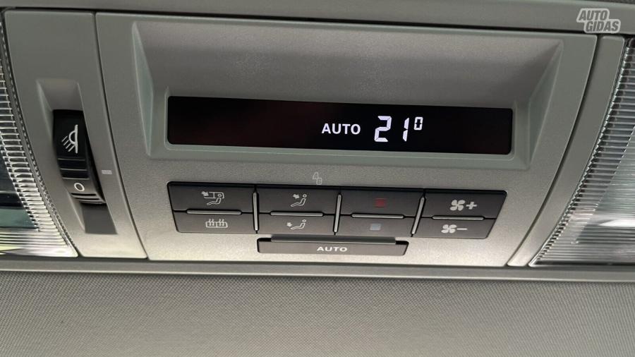Violets Volkswagen Multivan 2015 Marijampole, ar dzinēja tilpumu 2.00 L un nobraukumu 254 tūkst. km par 21490 €, foto 19 vietnē AUTOMOTO.COM.LV