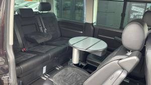 Violets Volkswagen Multivan 2015 Marijampole, ar dzinēja tilpumu 2.00 L un nobraukumu 254 tūkst. km par 21490 €, foto 22 vietnē AUTOMOTO.COM.LV