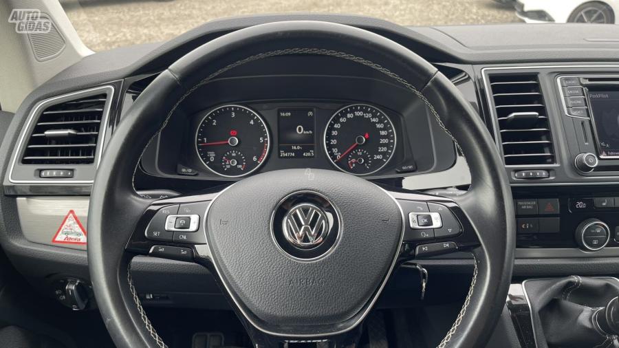 Violets Volkswagen Multivan 2015 Marijampole, ar dzinēja tilpumu 2.00 L un nobraukumu 254 tūkst. km par 21490 €, foto 29 vietnē AUTOMOTO.COM.LV