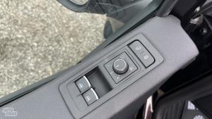 Violets Volkswagen Multivan 2015 Marijampole, ar dzinēja tilpumu 2.00 L un nobraukumu 254 tūkst. km par 21490 €, foto 33 vietnē AUTOMOTO.COM.LV
