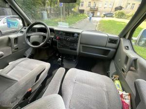 White Volkswagen Multivan 1996 in Vilnius, with an engine capacity of 2.40 L and mileage of 567 thousand km for 1499 €, photo 5 on AUTOMOTO.COM.LV