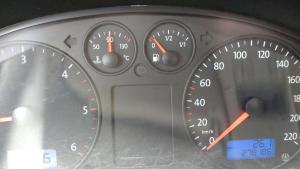 Balts Volkswagen Multivan 2007 Varėna, ar dzinēja tilpumu 2.50 L un nobraukumu 278 tūkst. km par 7900 €, foto 15 vietnē AUTOMOTO.COM.LV