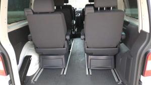 Balts Volkswagen Multivan 2007 Varėna, ar dzinēja tilpumu 2.50 L un nobraukumu 278 tūkst. km par 7900 €, foto 19 vietnē AUTOMOTO.COM.LV