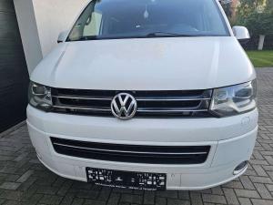 White Volkswagen Multivan 2013 in Kedainiai, with an engine capacity of 1.97 L and mileage of 279 thousand km for 14999 €, photo 4 on AUTOMOTO.COM.LV