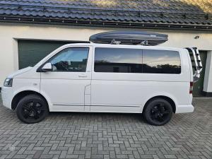 White Volkswagen Multivan 2013 in Kedainiai, with an engine capacity of 1.97 L and mileage of 279 thousand km for 14999 €, photo 6 on AUTOMOTO.COM.LV
