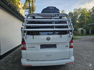 White Volkswagen Multivan 2013 in Kedainiai, with an engine capacity of 1.97 L and mileage of 279 thousand km for 14999 €, photo 9 on AUTOMOTO.COM.LV