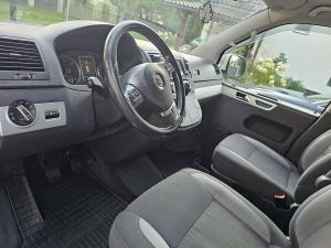 White Volkswagen Multivan 2013 in Kedainiai, with an engine capacity of 1.97 L and mileage of 279 thousand km for 14999 €, photo 14 on AUTOMOTO.COM.LV