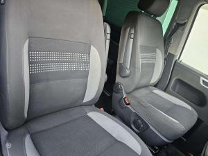 White Volkswagen Multivan 2013 in Kedainiai, with an engine capacity of 1.97 L and mileage of 279 thousand km for 14999 €, photo 28 on AUTOMOTO.COM.LV