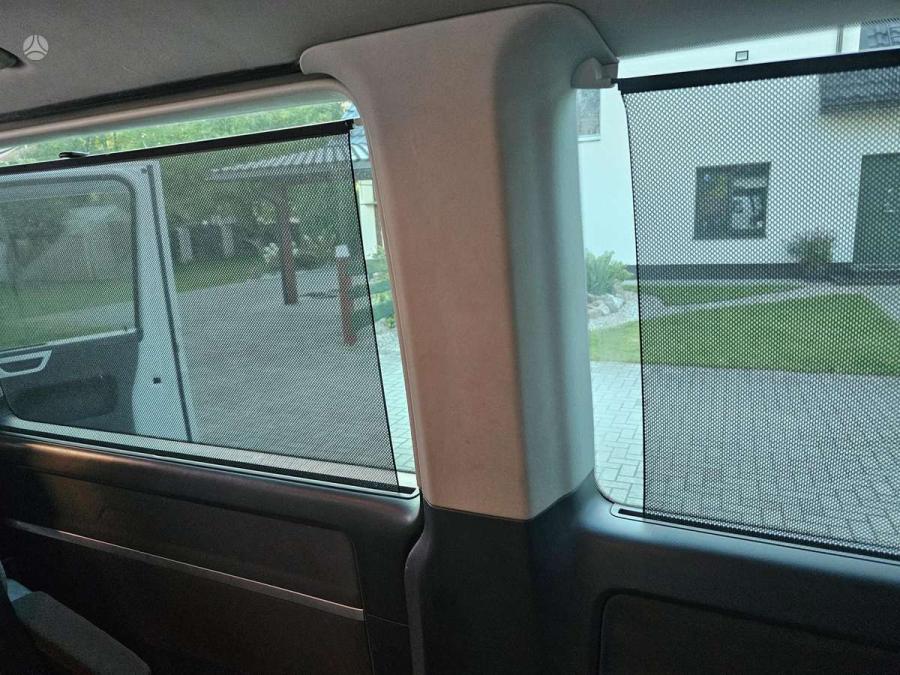 White Volkswagen Multivan 2013 in Kedainiai, with an engine capacity of 1.97 L and mileage of 279 thousand km for 14999 €, photo 35 on AUTOMOTO.COM.LV