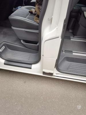 Balts Volkswagen Multivan 2014 Pasvalys, ar dzinēja tilpumu 1.97 L un nobraukumu 298 tūkst. km par 17000 €, foto 6 vietnē AUTOMOTO.COM.LV