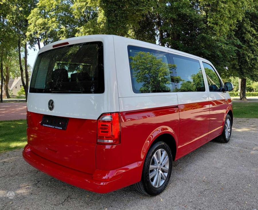 White Volkswagen Multivan 2016 in Vilkaviskis, with an engine capacity of 2.00 L and mileage of 210 thousand km for 22600 €, photo 9 on AUTOMOTO.COM.LV