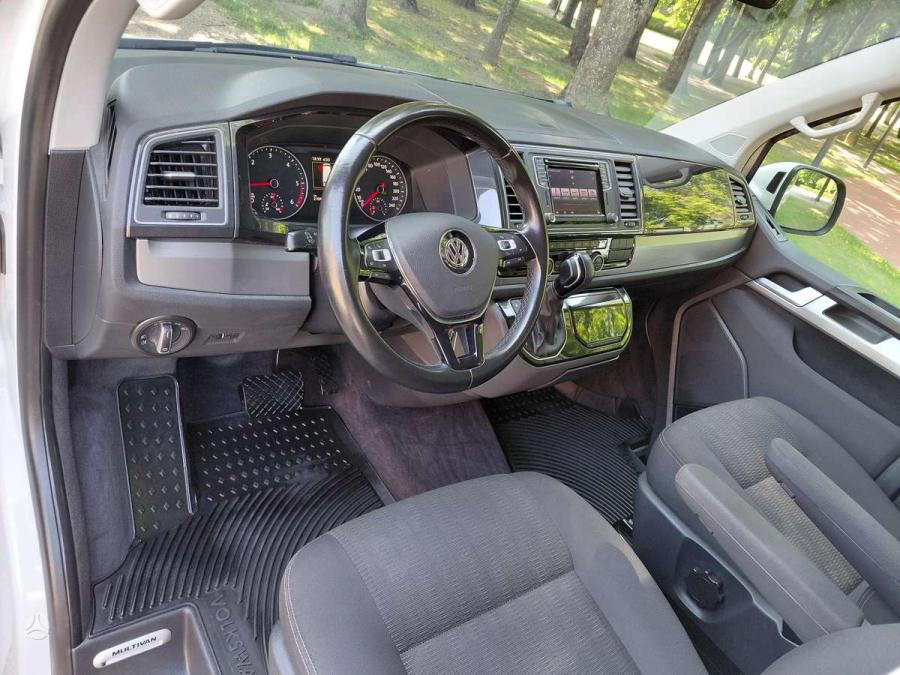 White Volkswagen Multivan 2016 in Vilkaviskis, with an engine capacity of 2.00 L and mileage of 210 thousand km for 22600 €, photo 20 on AUTOMOTO.COM.LV