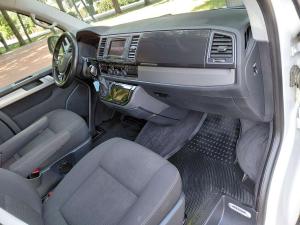 White Volkswagen Multivan 2016 in Vilkaviskis, with an engine capacity of 2.00 L and mileage of 210 thousand km for 22600 €, photo 27 on AUTOMOTO.COM.LV