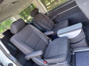 White Volkswagen Multivan 2016 in Vilkaviskis, with an engine capacity of 2.00 L and mileage of 210 thousand km for 22600 €, photo 30 on AUTOMOTO.COM.LV