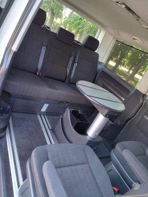White Volkswagen Multivan 2016 in Vilkaviskis, with an engine capacity of 2.00 L and mileage of 210 thousand km for 22600 €, photo 32 on AUTOMOTO.COM.LV