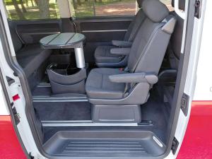 White Volkswagen Multivan 2016 in Vilkaviskis, with an engine capacity of 2.00 L and mileage of 210 thousand km for 22600 €, photo 34 on AUTOMOTO.COM.LV