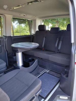 White Volkswagen Multivan 2016 in Vilkaviskis, with an engine capacity of 2.00 L and mileage of 210 thousand km for 22600 €, photo 38 on AUTOMOTO.COM.LV