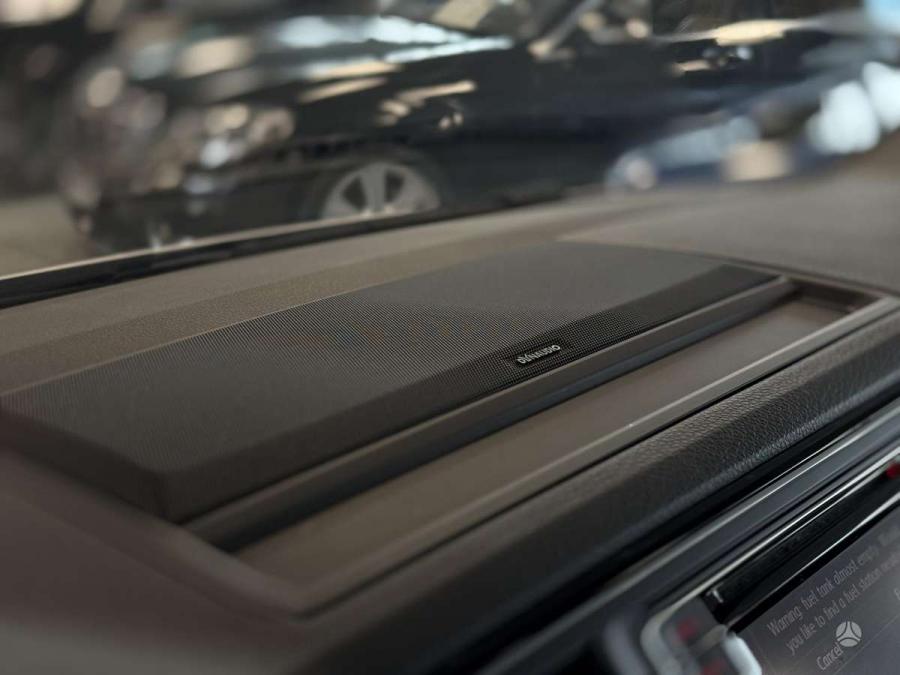 Balts Volkswagen Multivan 2017 Klaipėda, ar dzinēja tilpumu 2.00 L un nobraukumu 174 tūkst. km par 31500 €, foto 15 vietnē AUTOMOTO.COM.LV