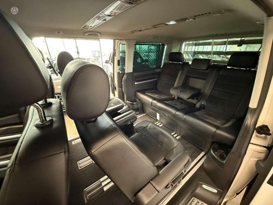 Balts Volkswagen Multivan 2017 Klaipėda, ar dzinēja tilpumu 2.00 L un nobraukumu 174 tūkst. km par 31500 €, foto 17 vietnē AUTOMOTO.COM.LV