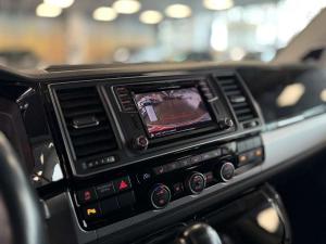 Balts Volkswagen Multivan 2017 Klaipėda, ar dzinēja tilpumu 2.00 L un nobraukumu 174 tūkst. km par 31500 €, foto 18 vietnē AUTOMOTO.COM.LV