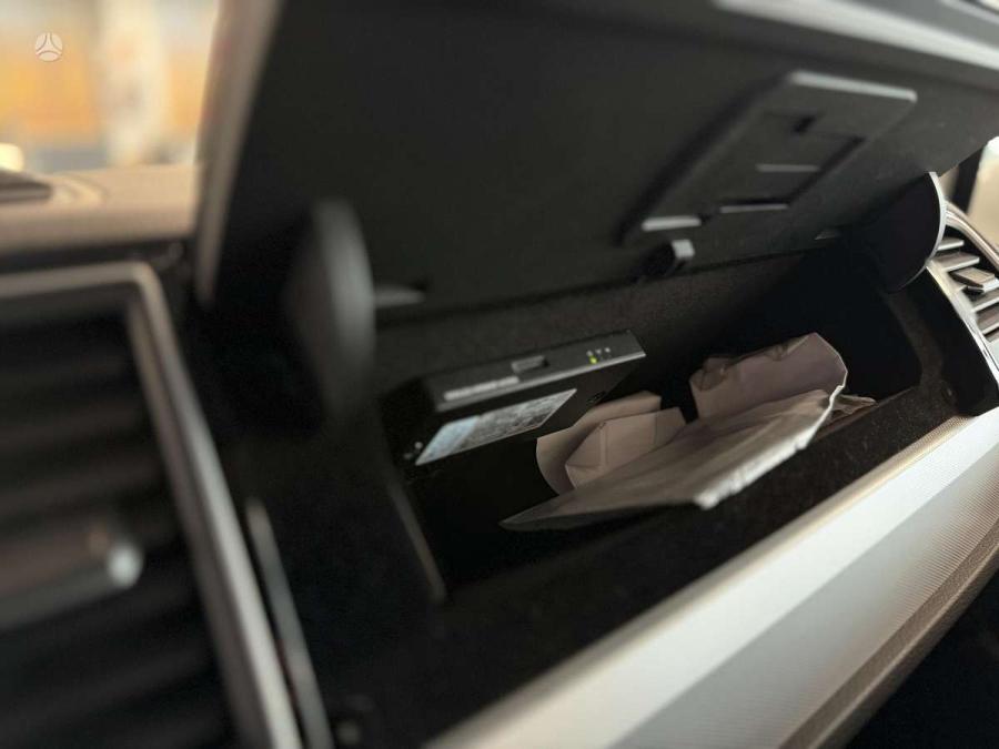 Balts Volkswagen Multivan 2017 Klaipėda, ar dzinēja tilpumu 2.00 L un nobraukumu 174 tūkst. km par 31500 €, foto 22 vietnē AUTOMOTO.COM.LV