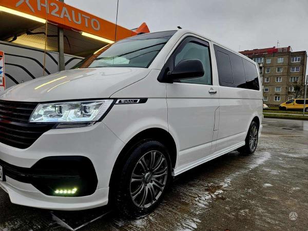 White Volkswagen Multivan 2020 in Kaisiadorys, with an engine capacity of 2.00 L and mileage of 160 thousand km for 19900 €, photo 1 on AUTOMOTO.COM.LV