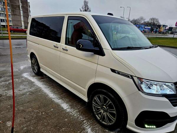 White Volkswagen Multivan 2020 in Kaisiadorys, with an engine capacity of 2.00 L and mileage of 160 thousand km for 19900 €, photo 8 on AUTOMOTO.COM.LV
