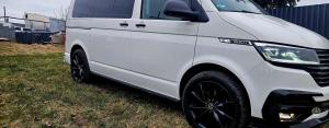 White Volkswagen Multivan 2020 in Kaisiadorys, with an engine capacity of 2.00 L and mileage of 120 thousand km for 26000 €, photo 3 on AUTOMOTO.COM.LV