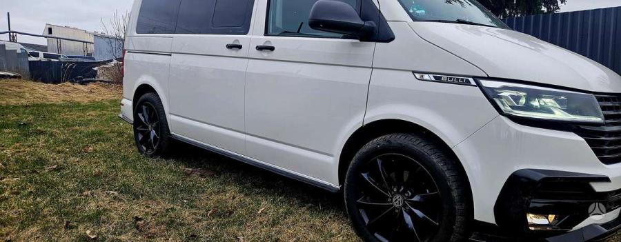 White Volkswagen Multivan 2020 in Kaisiadorys, with an engine capacity of 2.00 L and mileage of 120 thousand km for 26000 €, photo 3 on AUTOMOTO.COM.LV