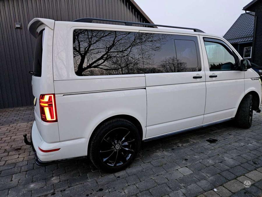 White Volkswagen Multivan 2020 in Kaisiadorys, with an engine capacity of 2.00 L and mileage of 120 thousand km for 26000 €, photo 20 on AUTOMOTO.COM.LV