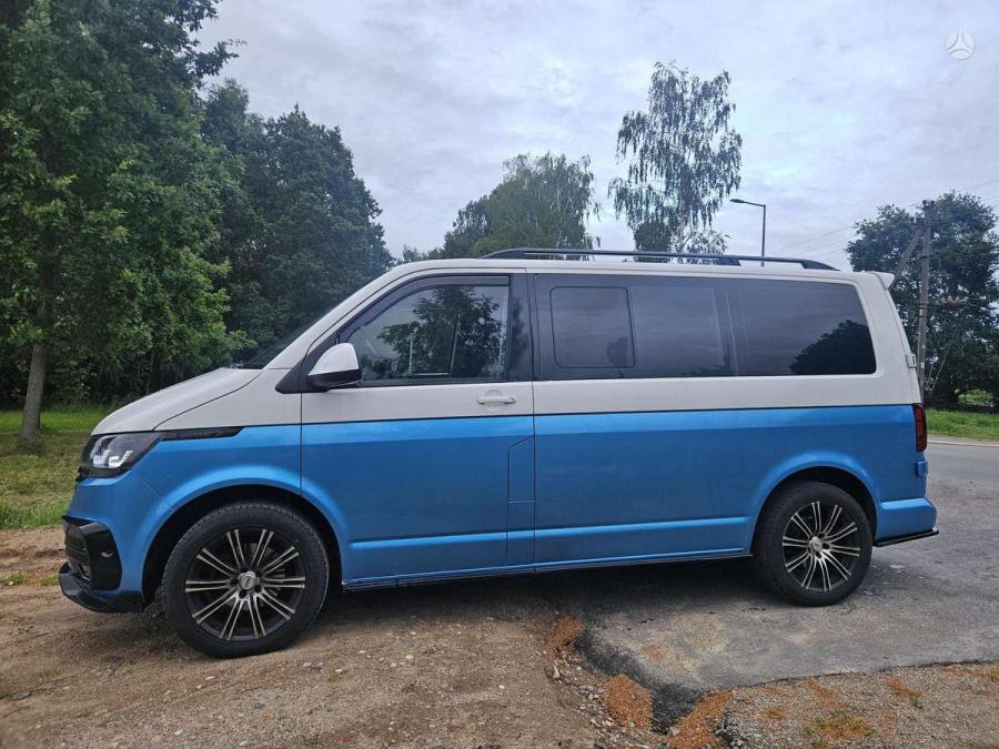White Volkswagen Multivan 2021 in Kaisiadorys, with an engine capacity of 2.00 L and mileage of 190 thousand km for 27500 €, photo 3 on AUTOMOTO.COM.LV