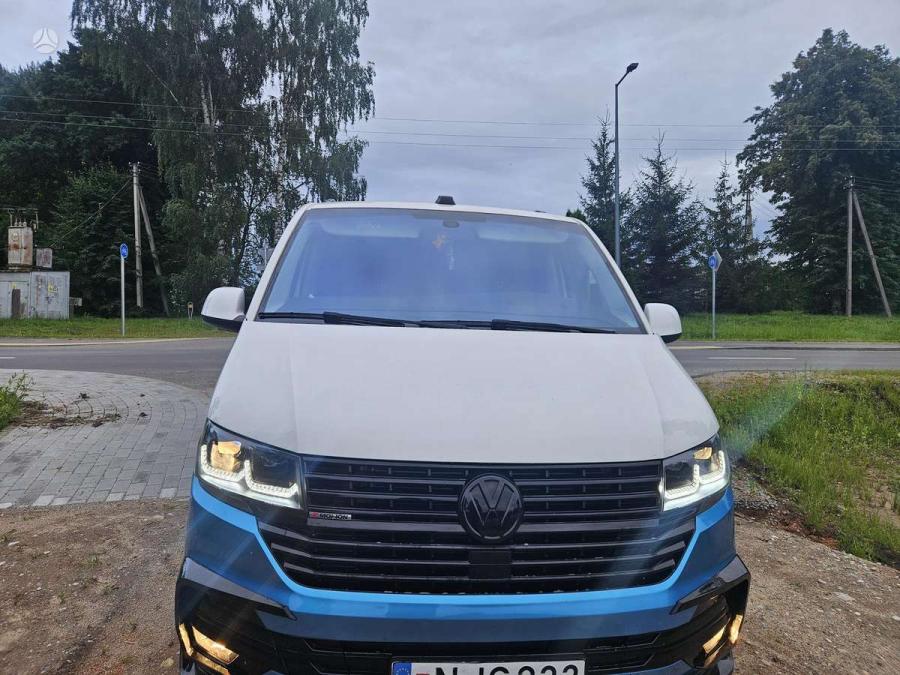 White Volkswagen Multivan 2021 in Kaisiadorys, with an engine capacity of 2.00 L and mileage of 190 thousand km for 27500 €, photo 9 on AUTOMOTO.COM.LV