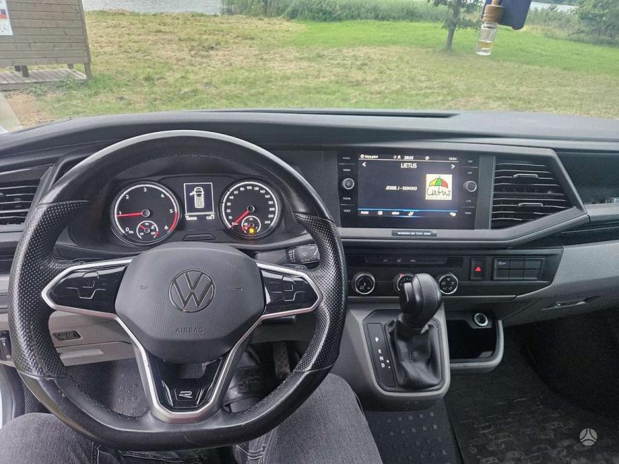 White Volkswagen Multivan 2021 in Kaisiadorys, with an engine capacity of 2.00 L and mileage of 190 thousand km for 27500 €, photo 12 on AUTOMOTO.COM.LV