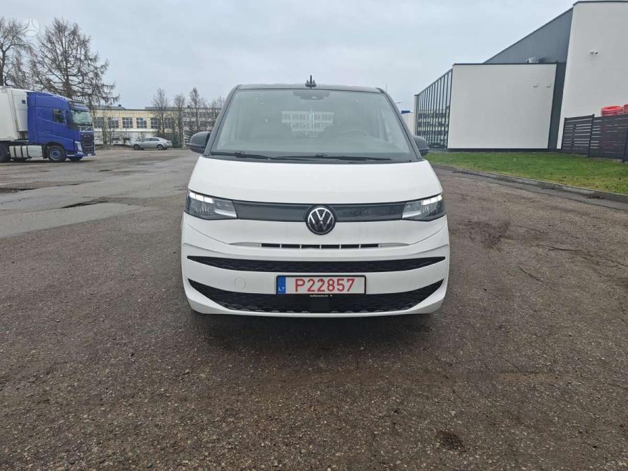 Balts Volkswagen Multivan 2023 Šauļi, ar dzinēja tilpumu 2.00 L un nobraukumu 150 tūkst. km par 38000 €, foto 3 vietnē AUTOMOTO.COM.LV