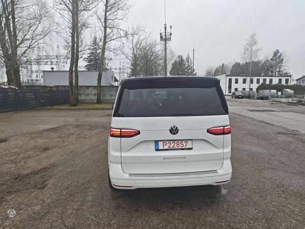 Balts Volkswagen Multivan 2023 Šauļi, ar dzinēja tilpumu 2.00 L un nobraukumu 150 tūkst. km par 38000 €, foto 5 vietnē AUTOMOTO.COM.LV