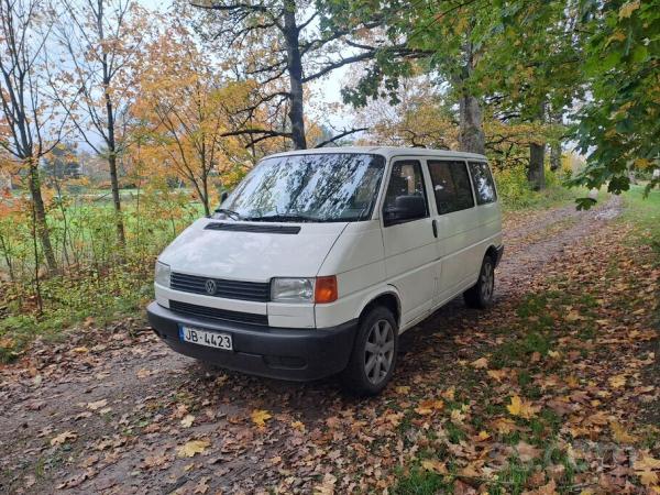 Белый Фольксваген Мультиван 1992 в Рига, объемом двигателя 2.40 л и пробегом 385 тыс. км за 3150 €, фото 1 на AUTOMOTO.COM.LV