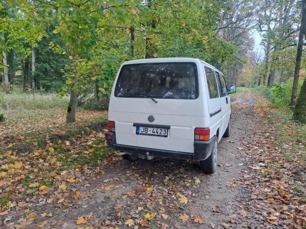 Белый Фольксваген Мультиван 1992 в Рига, объемом двигателя 2.40 л и пробегом 385 тыс. км за 3150 €, фото 5 на AUTOMOTO.COM.LV