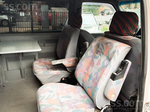 Balts Volkswagen Multivan 1993 Rīga, ar dzinēja tilpumu 1.90 L un nobraukumu 565 tūkst. km par 2500 €, foto 6 vietnē AUTOMOTO.COM.LV