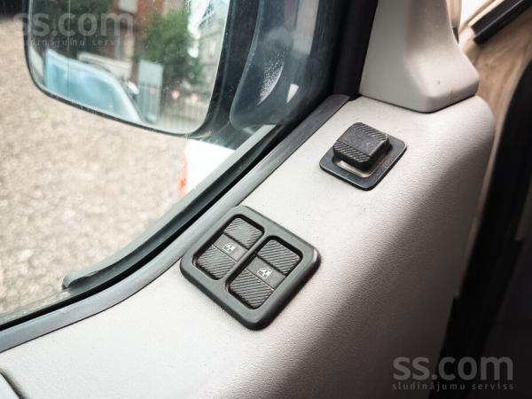 Balts Volkswagen Multivan 1993 Rīga, ar dzinēja tilpumu 1.90 L un nobraukumu 565 tūkst. km par 2500 €, foto 9 vietnē AUTOMOTO.COM.LV